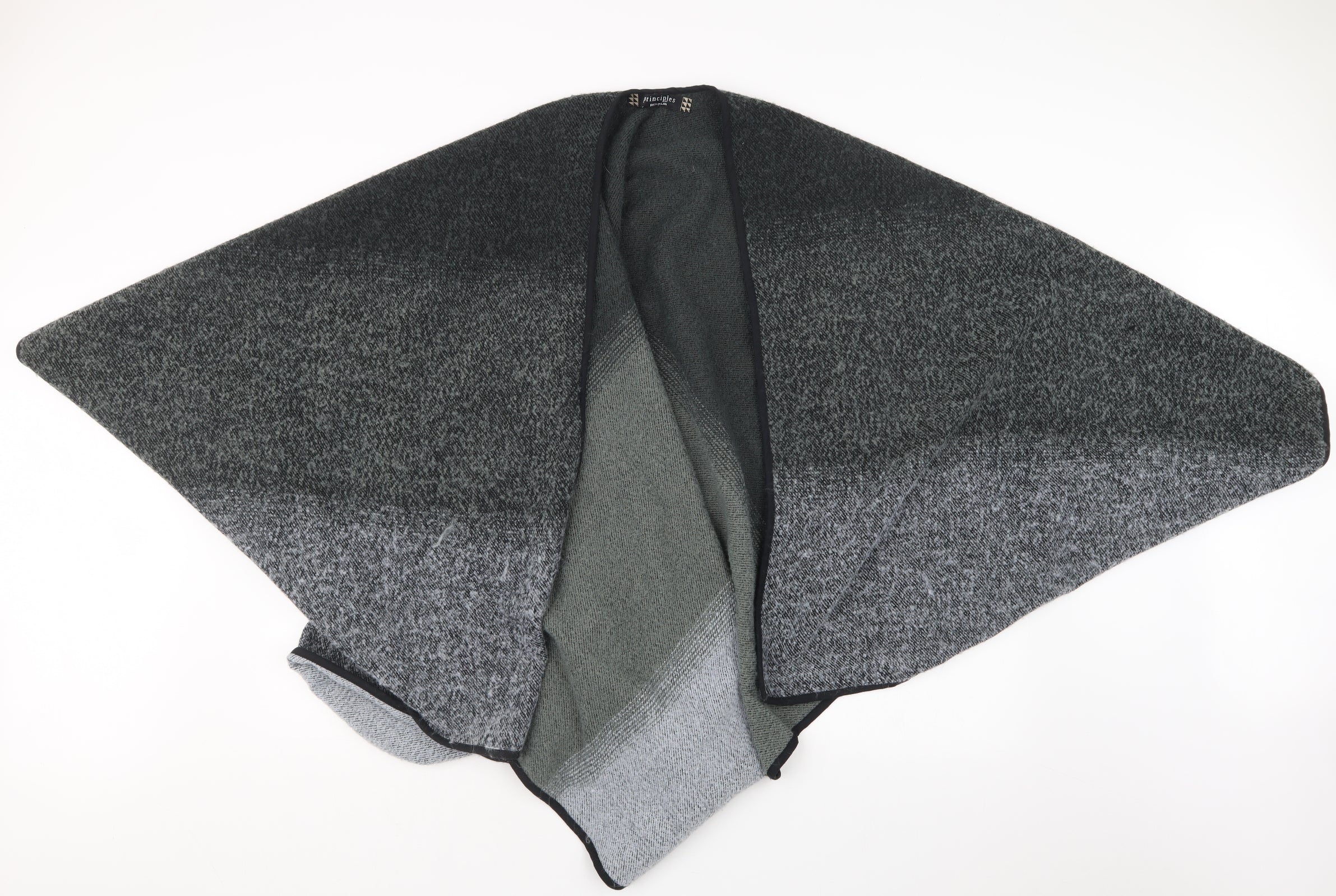 Principles Womens Grey Knit Shawl/Wrap – Preworn